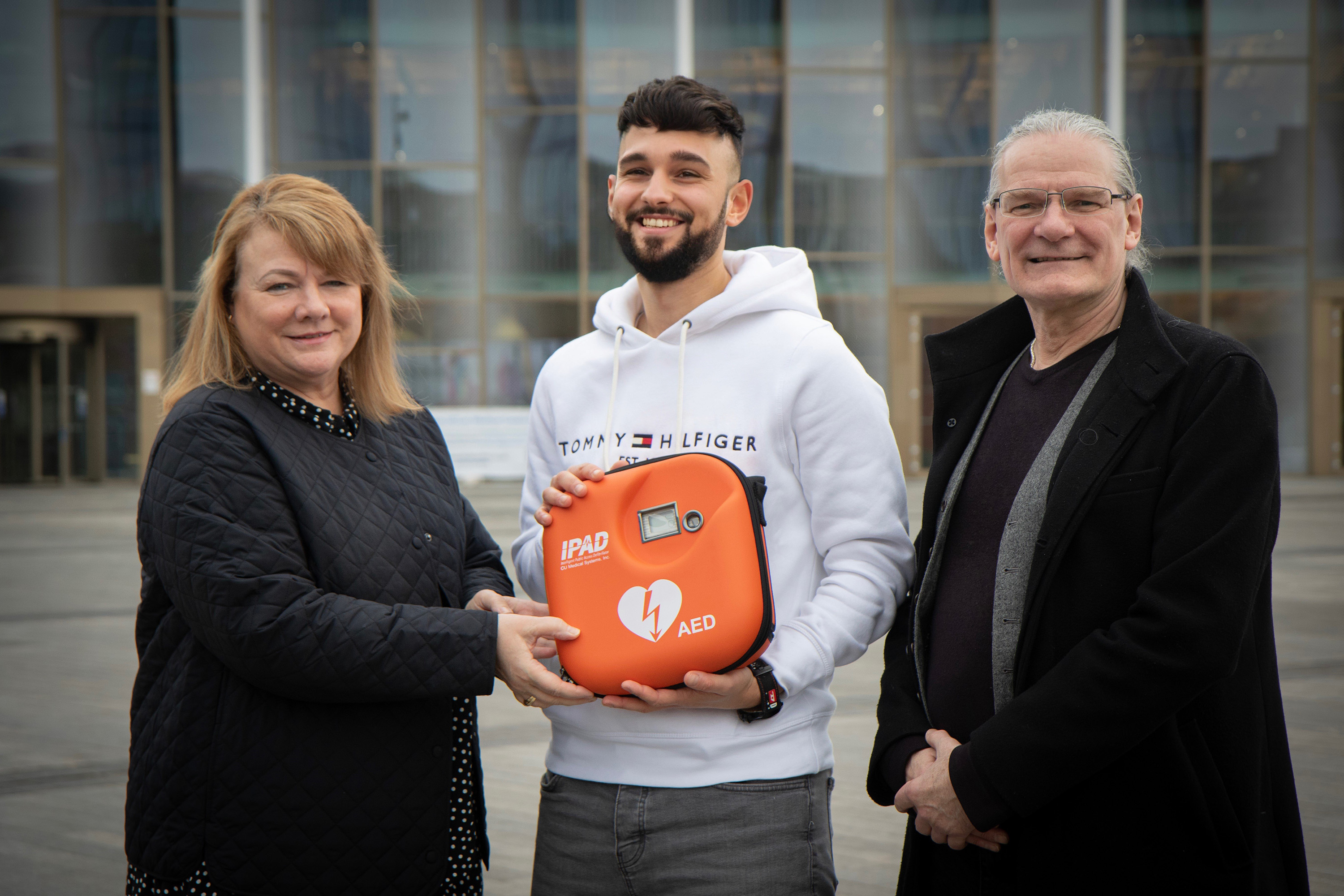 Paramedic donates defibrillator to his University